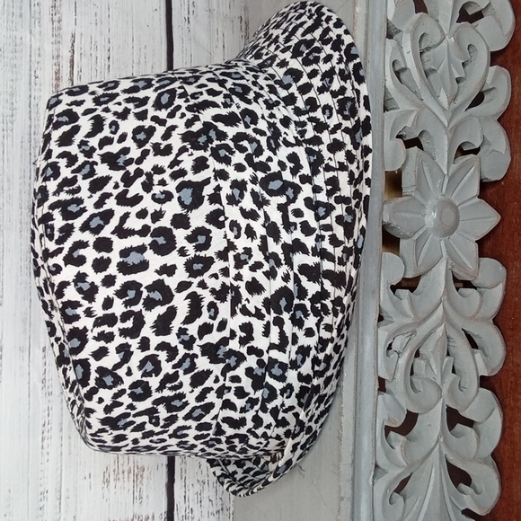 Nicole Marciano | Accessories | Nicole Marciano Blue Cheetah Print ...